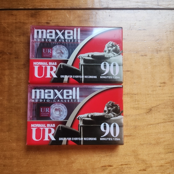 Maxell | Other | Cassette Tapes 2 Maxwell Ur 9 Minute Blank Audio ...